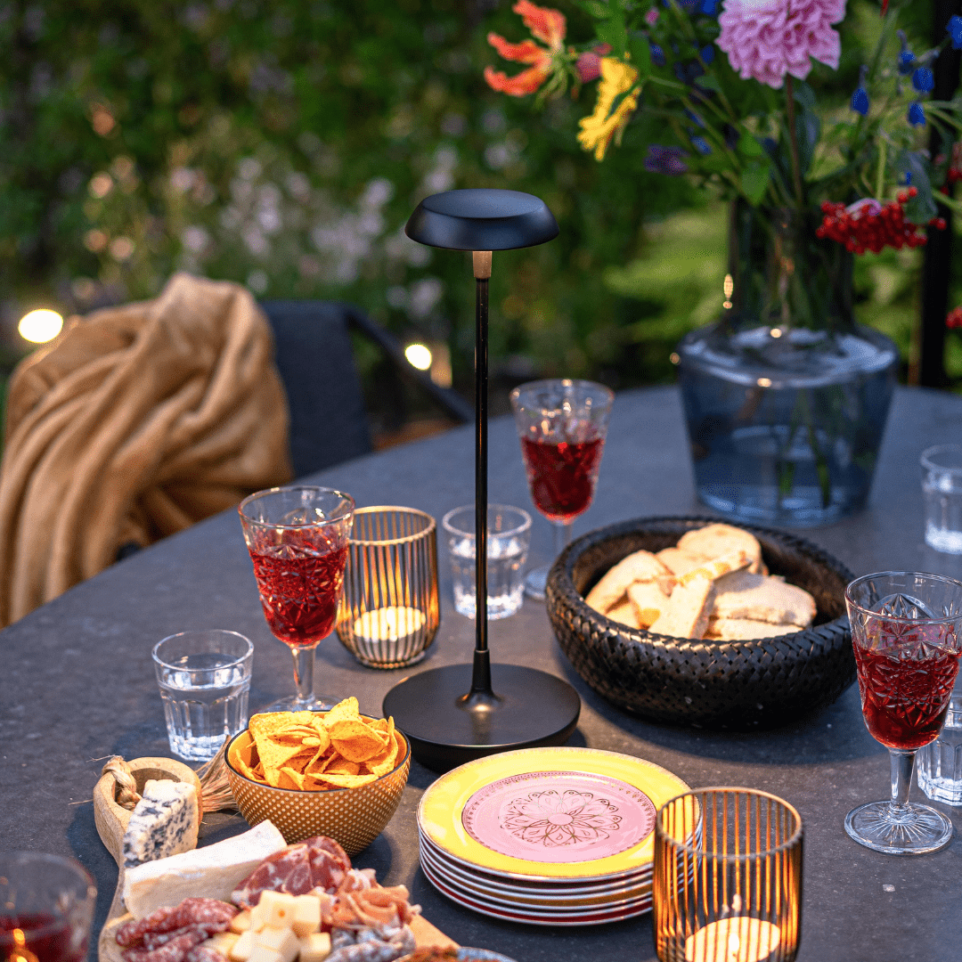 Discover SWAY TABLE | in-lite